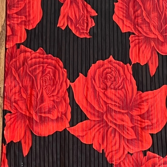 Silk Feel | Accessories | Vintage Silk Feel Red Rose On Black Floral ...